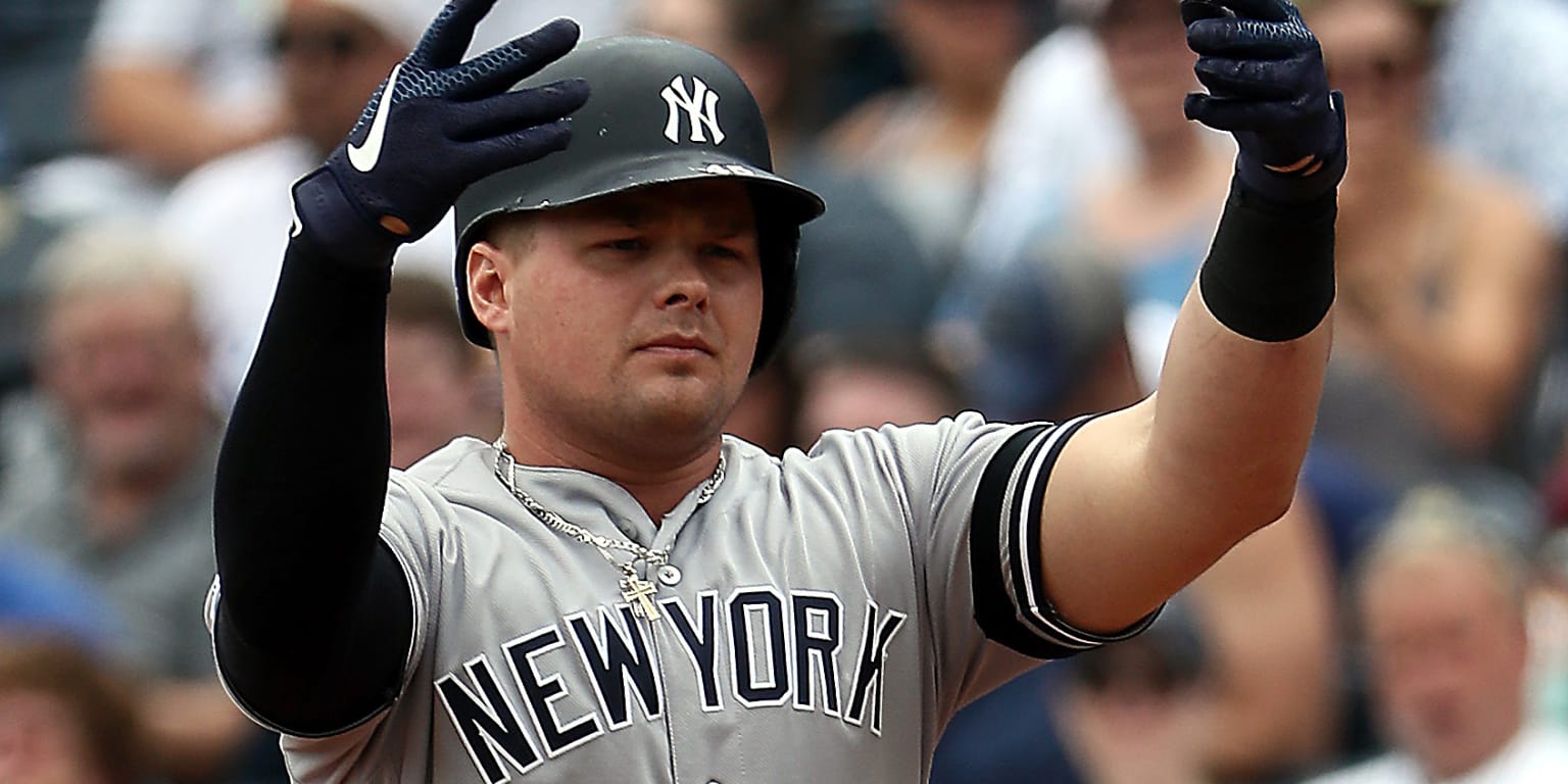 Luke Voit powers Yankees to win in Game 1
