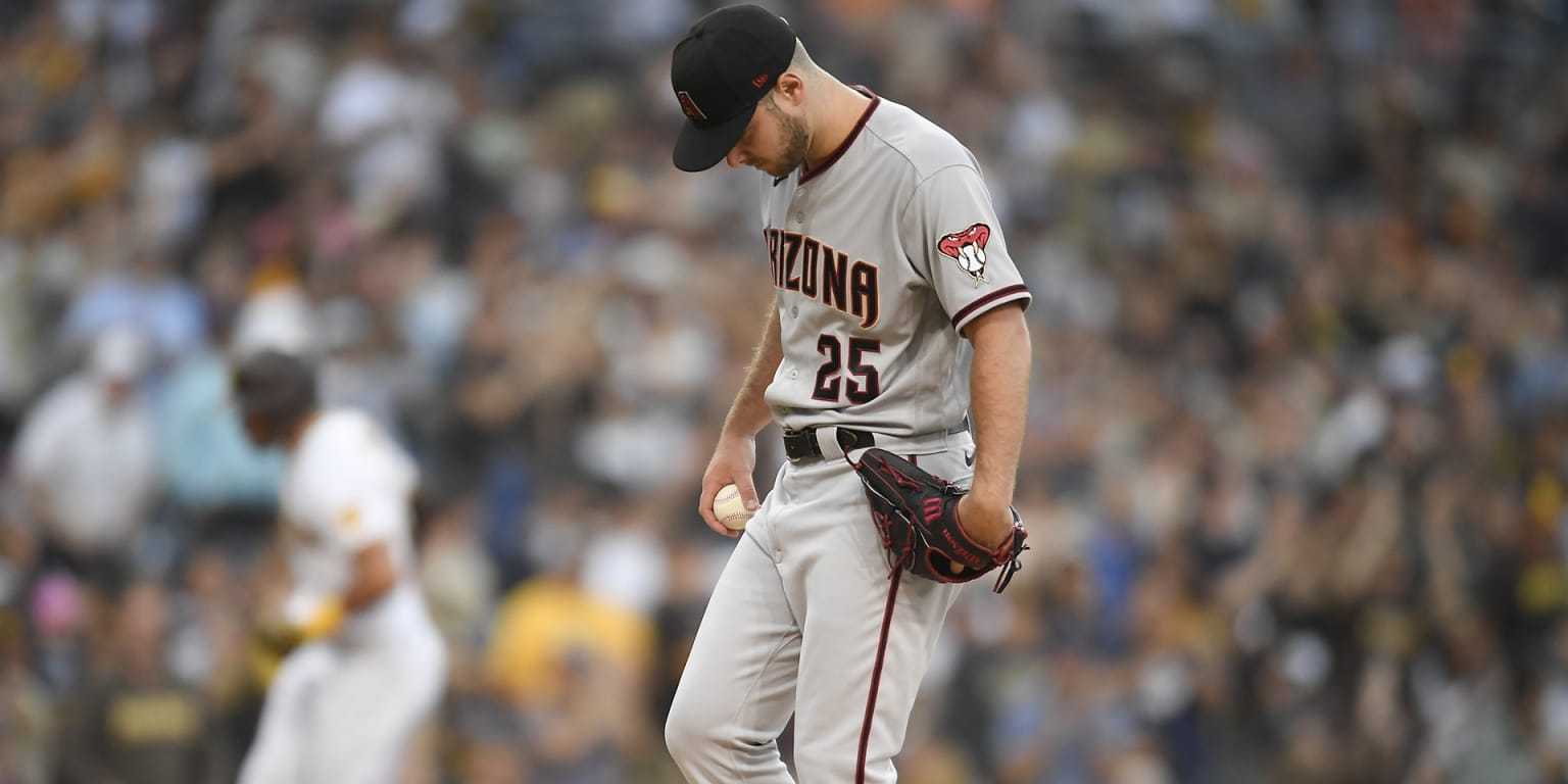 D-backs lose series opener against Padres