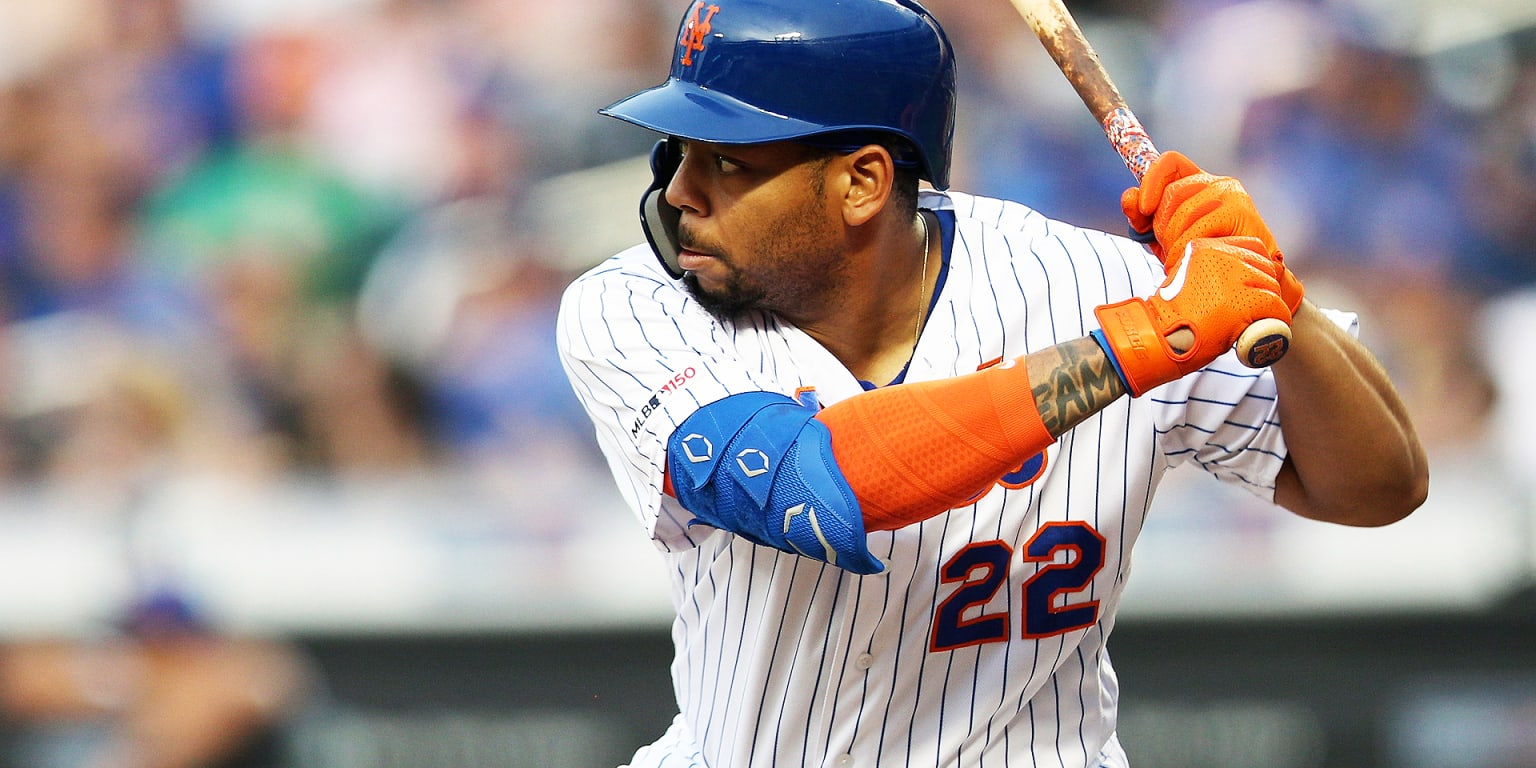 Dominic Smith to injured list with stress reaction in foot