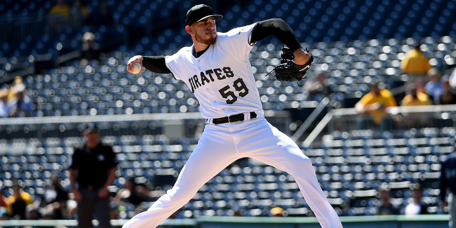 Pirates drop series finale to Mariners