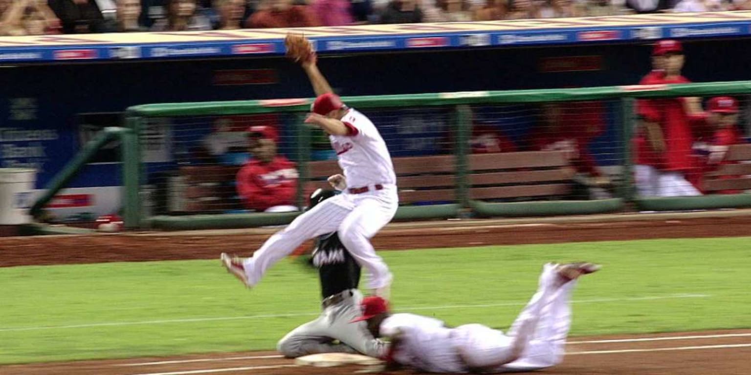 Gordon, Morgan involved in interference play