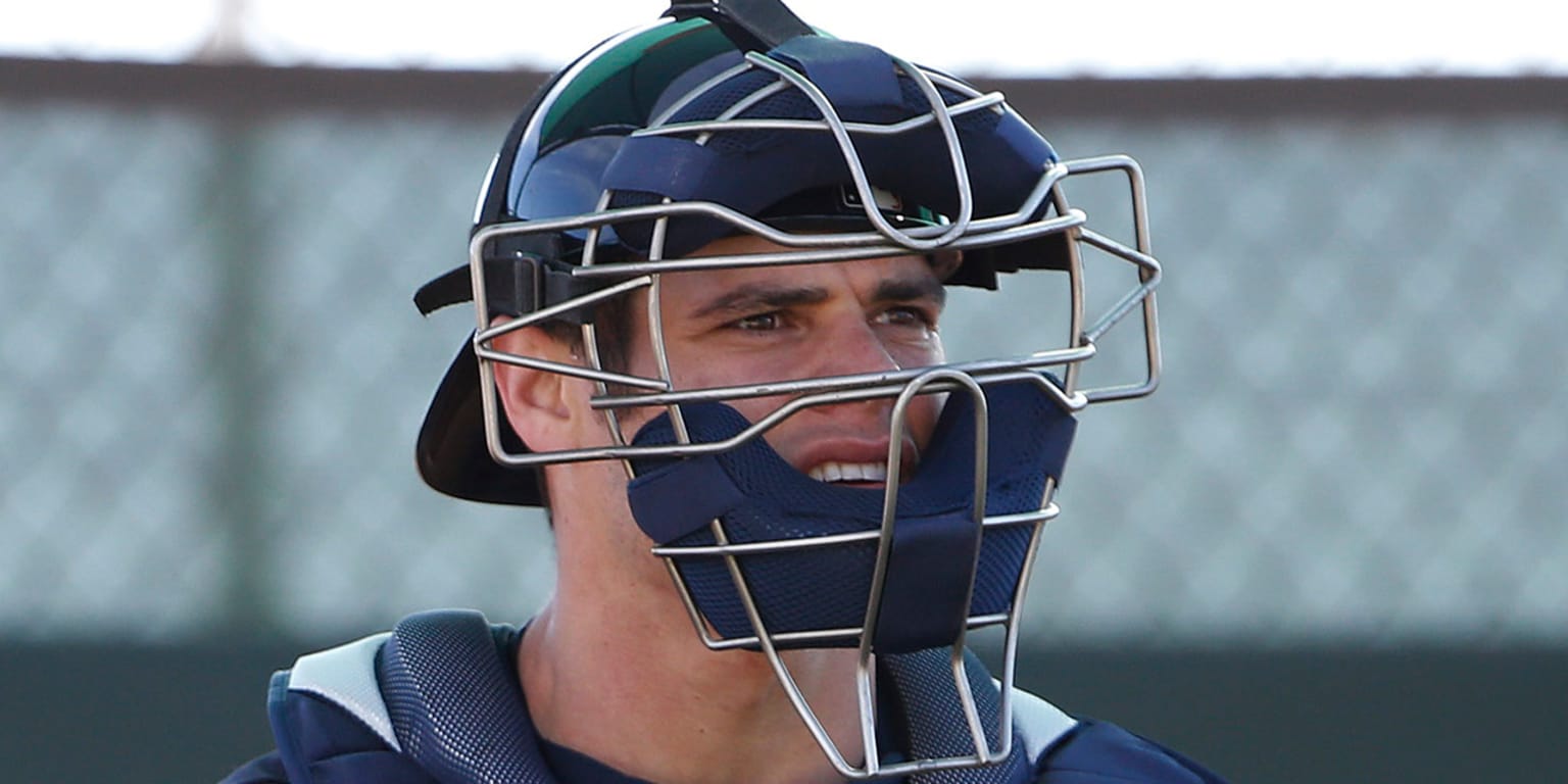Braves acquire Anthony Recker from Indians
