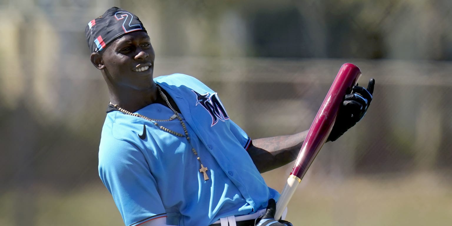 Marlins prospects center stage in Spring Training opener