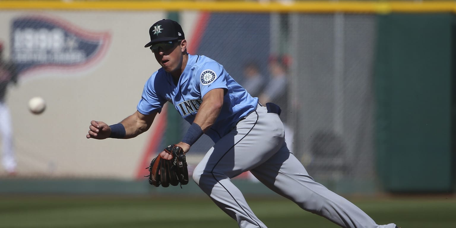 Kristopher Negron outrighted to Triple-A