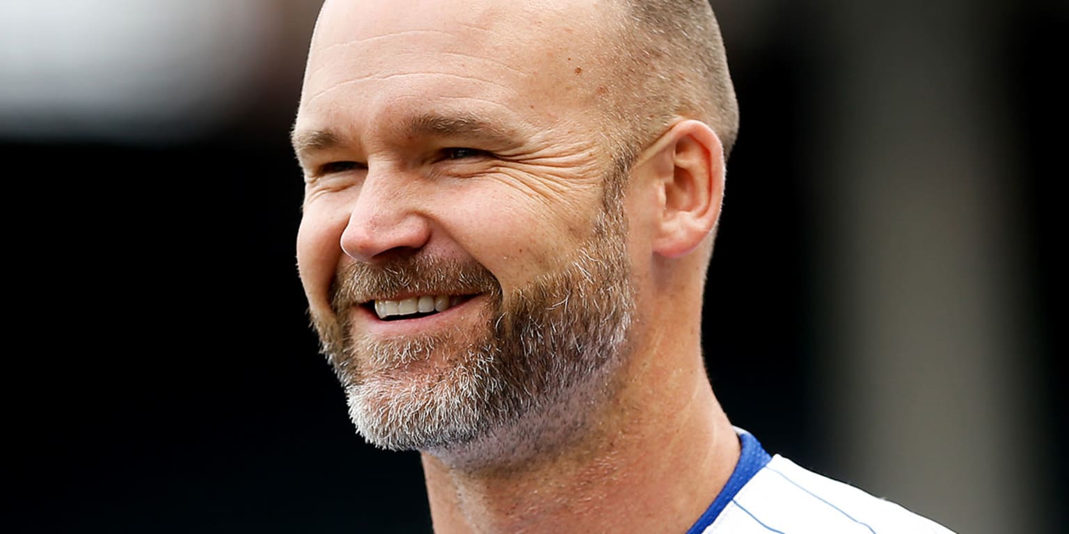 David Ross seeing increased action with Cubs