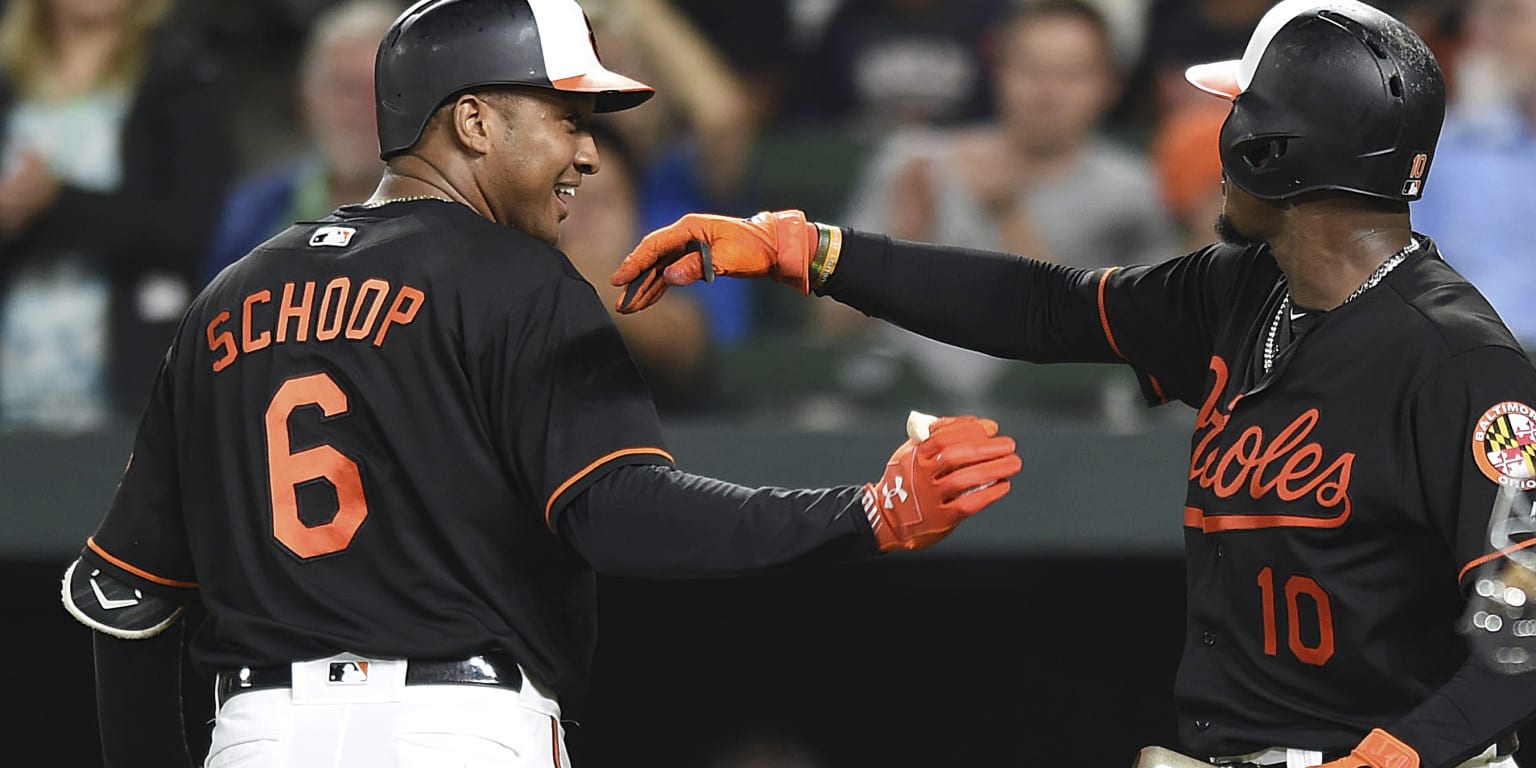 Jonathan Schoop homers Orioles blowout win