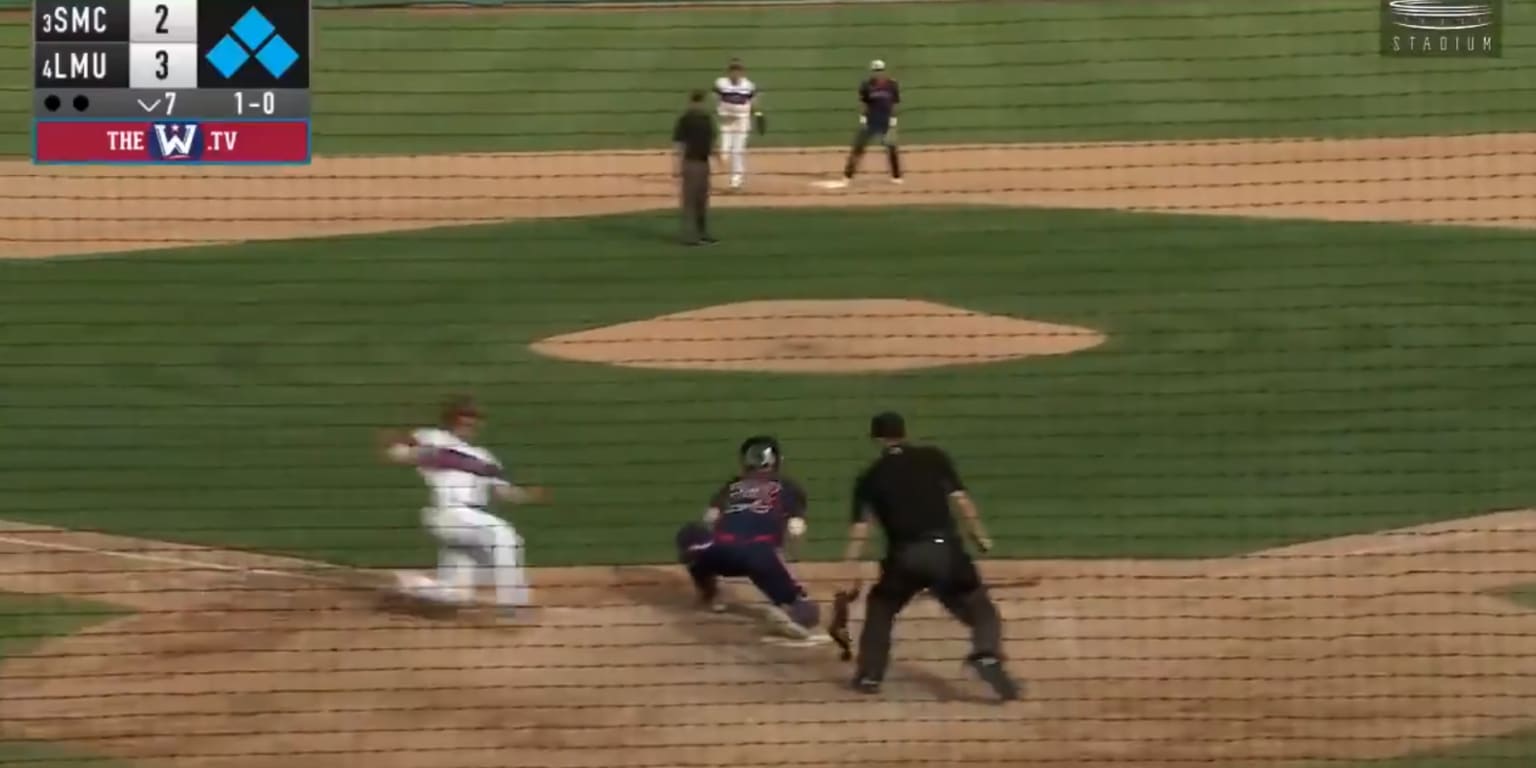 College triple play a confusing mess | MLB.com