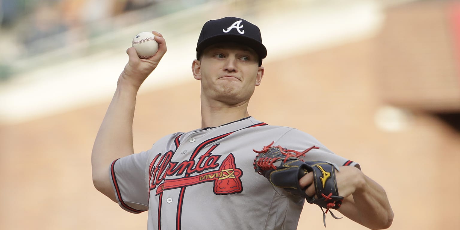 Mike Soroka allows 2 hits in win vs. Giants
