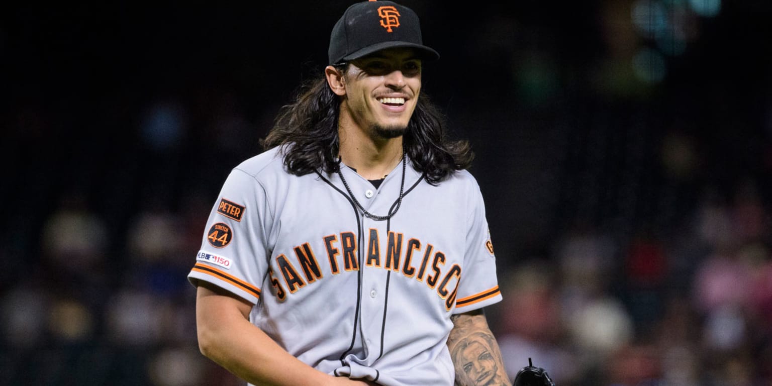 Dereck Rodríguez aprovecha ahora las lecciones de su niñez