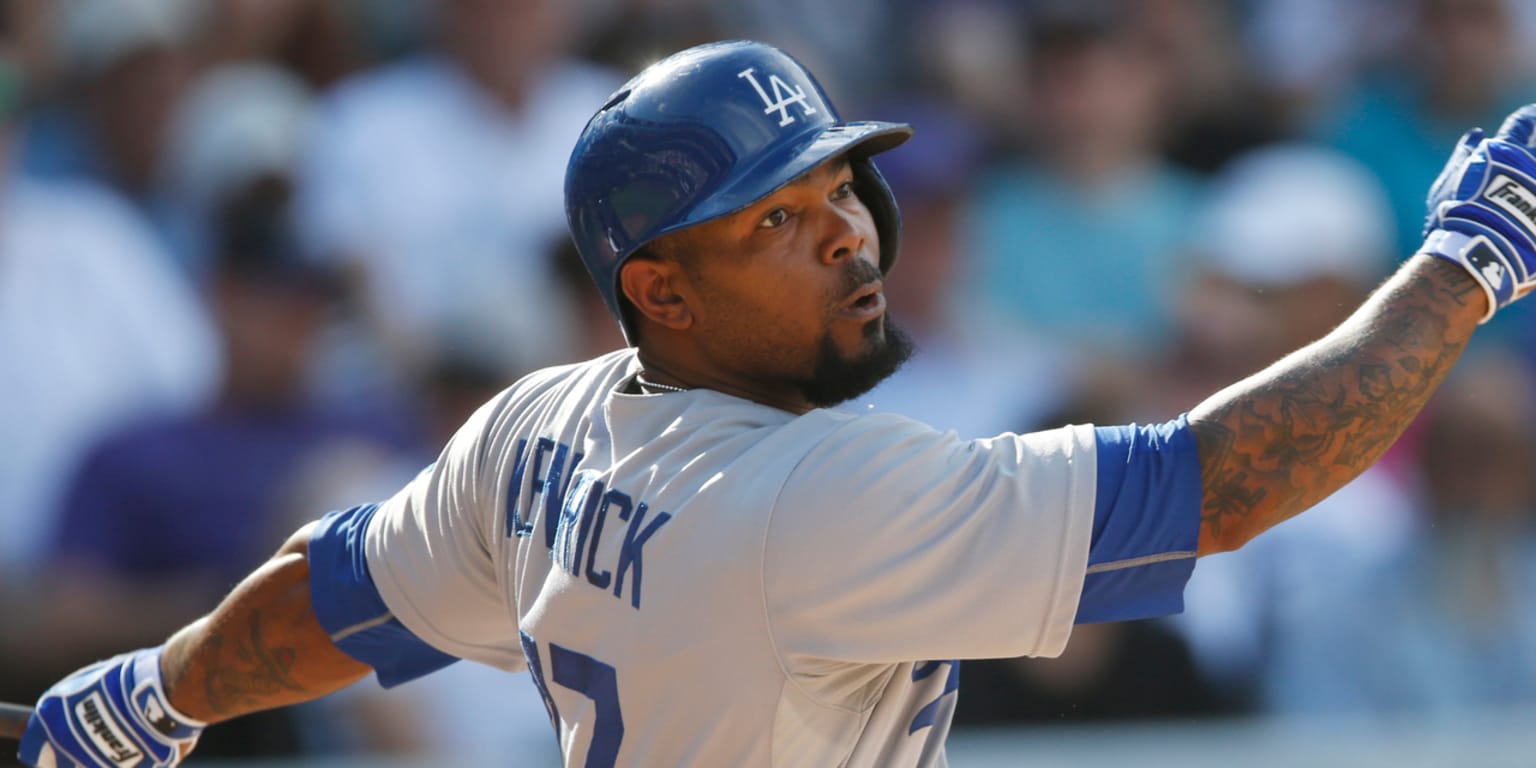 Dodgers oficializan contrato de dos años con Kendrick