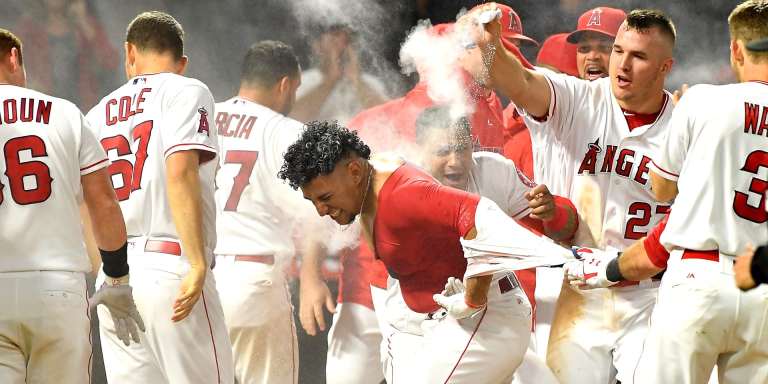 Angels top Rangers in 11th on walk-off homer