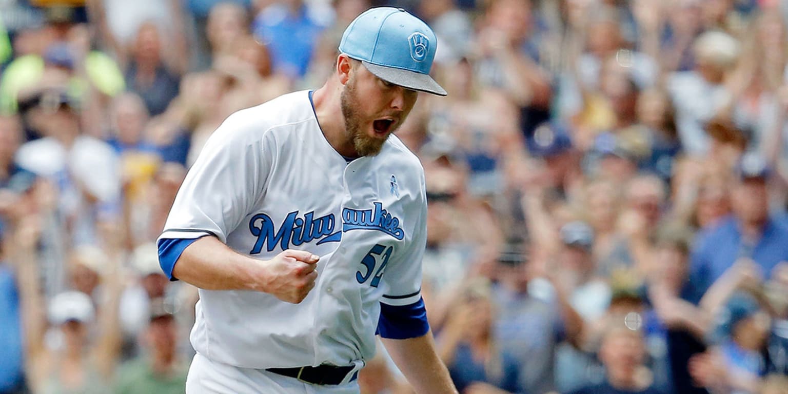 Brewers' Jimmy Nelson dominates Padres