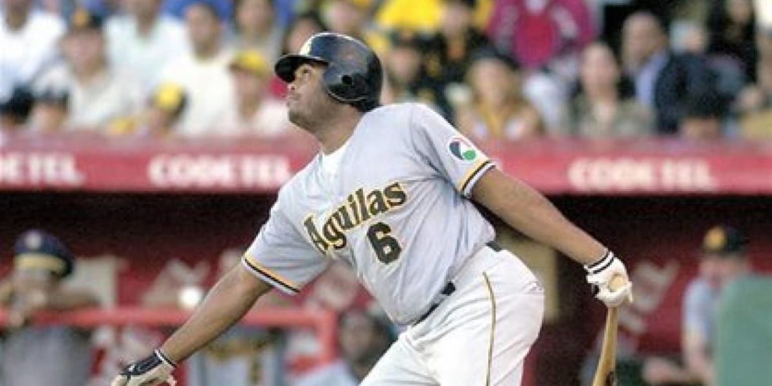 Tony Batista al Pabellón de la Fama del Caribe
