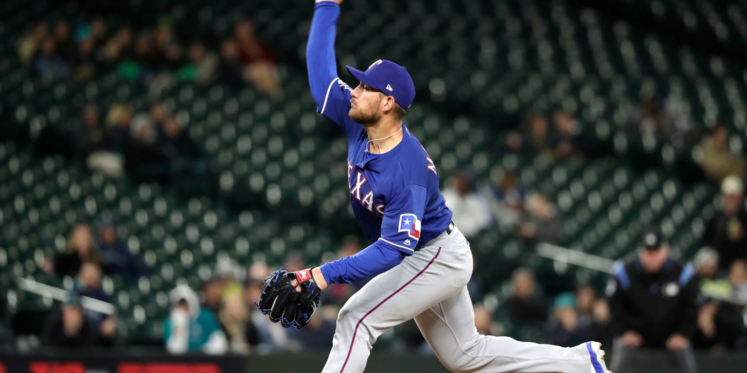 Jeff Mathis pitches 8th inning for Rangers