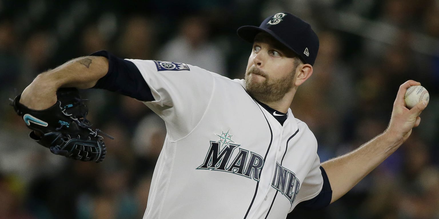 Mariners' Danny Valencia knocks in two in win