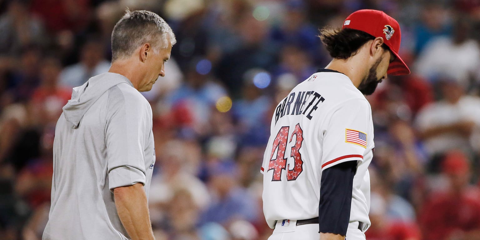 Rangers place reliever Tony Barnette on DL