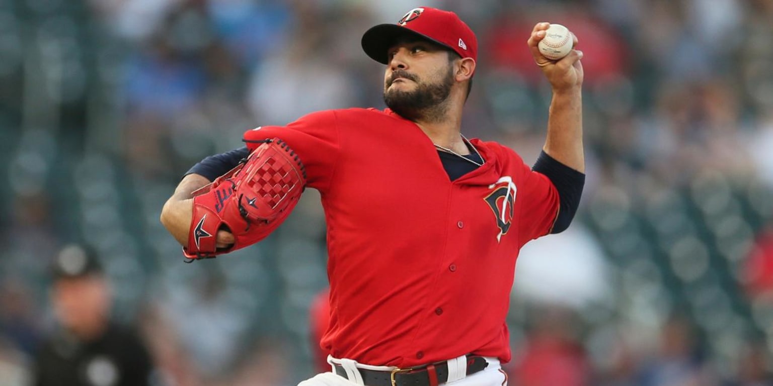 Martin Pérez, Red Sox agree to deal