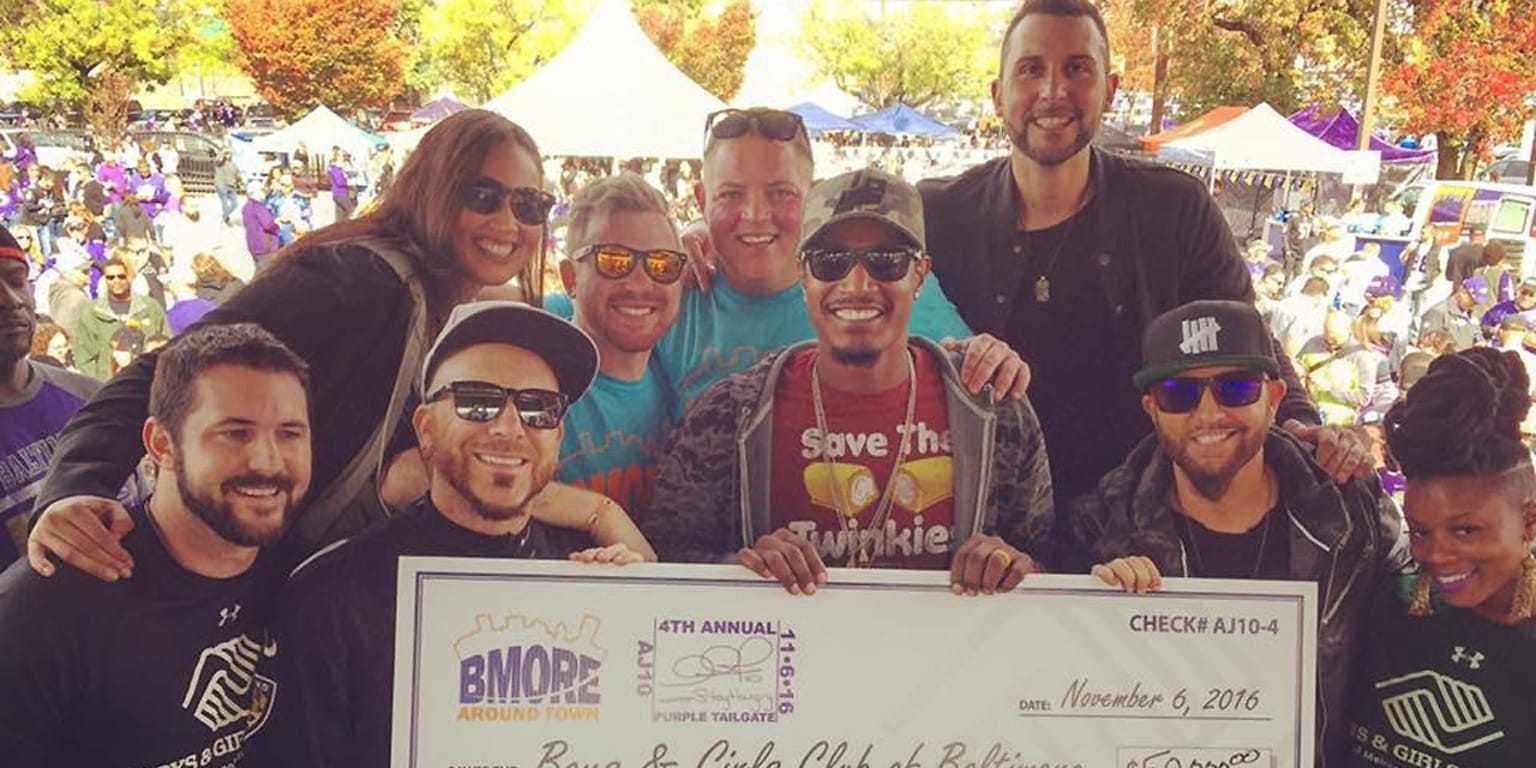 Adam Jones holds charity event in Baltimore