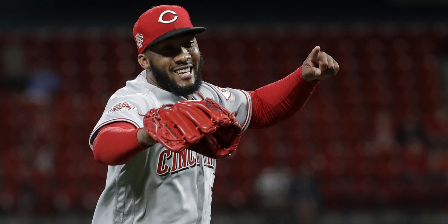 Amir Garrett relying on slider as out pitch