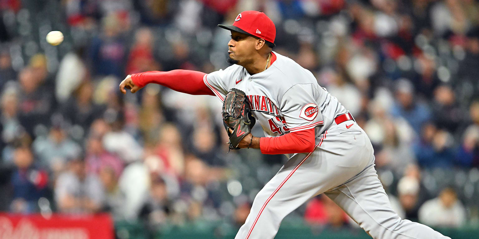 Alexis Díaz working hard, pitching well in rookie season