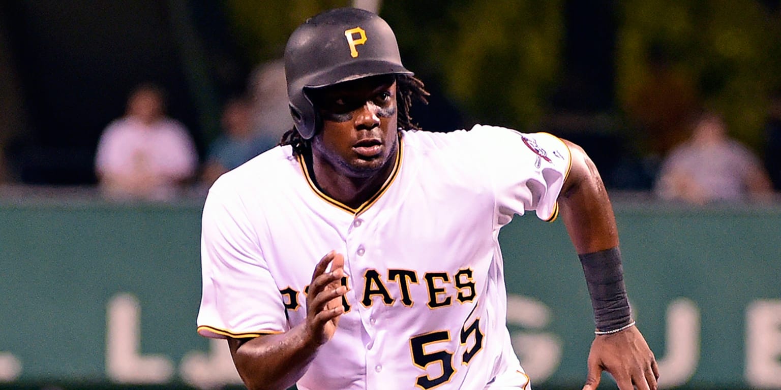 Josh Bell stabilizes Pirates at first base