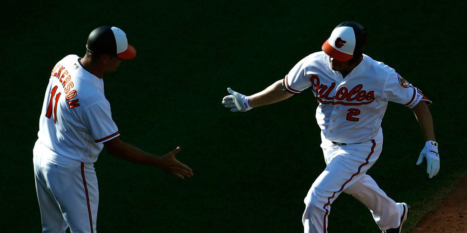 Danny Valencia hits 3-run homer vs. Yankees