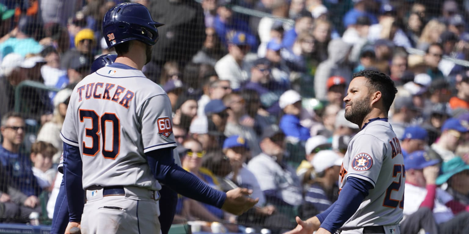Astros complete season-opening road trip at 5-4