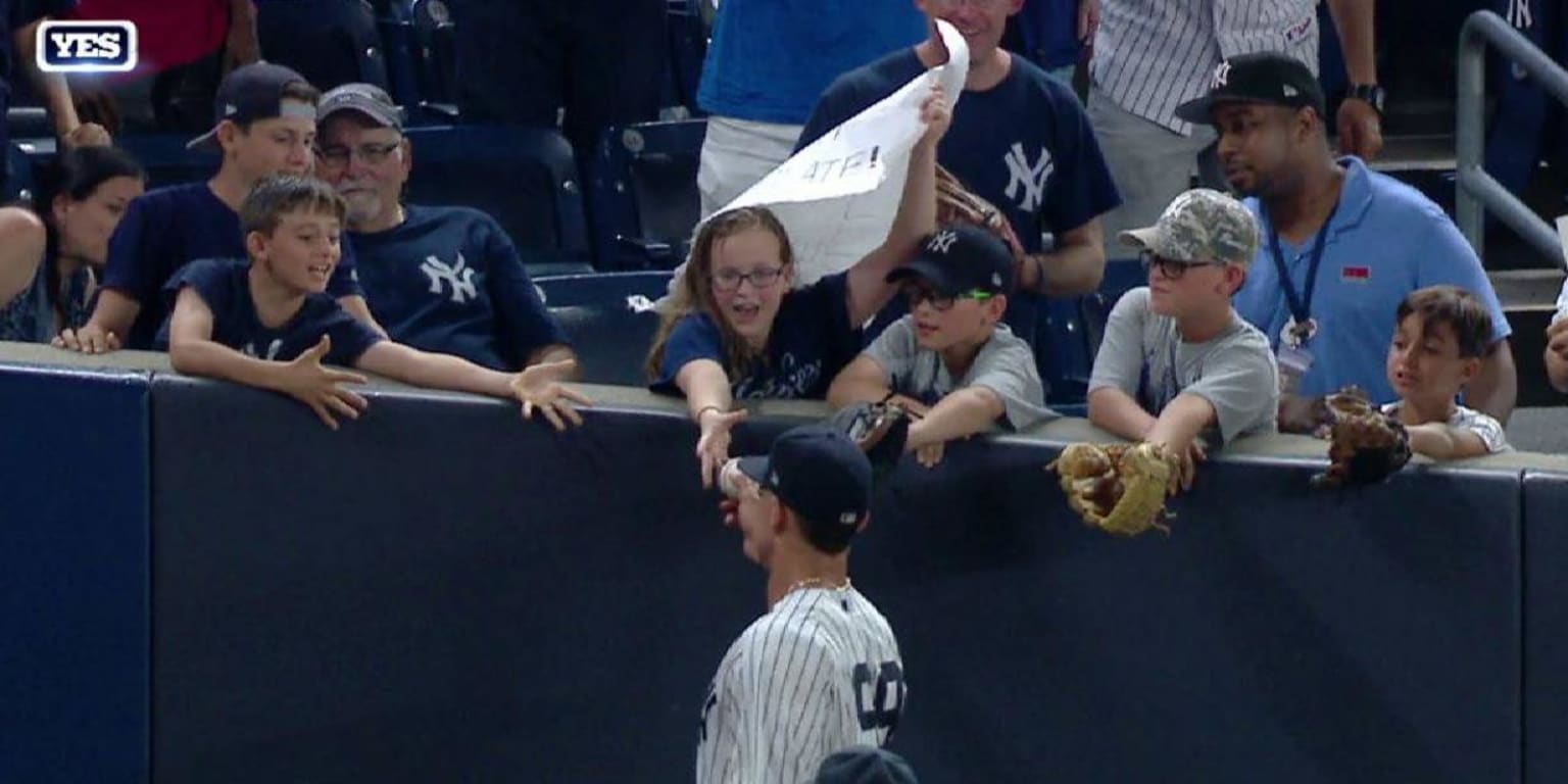 Aaron Judge handed a Yankees fan a baseball and she could not believe ...