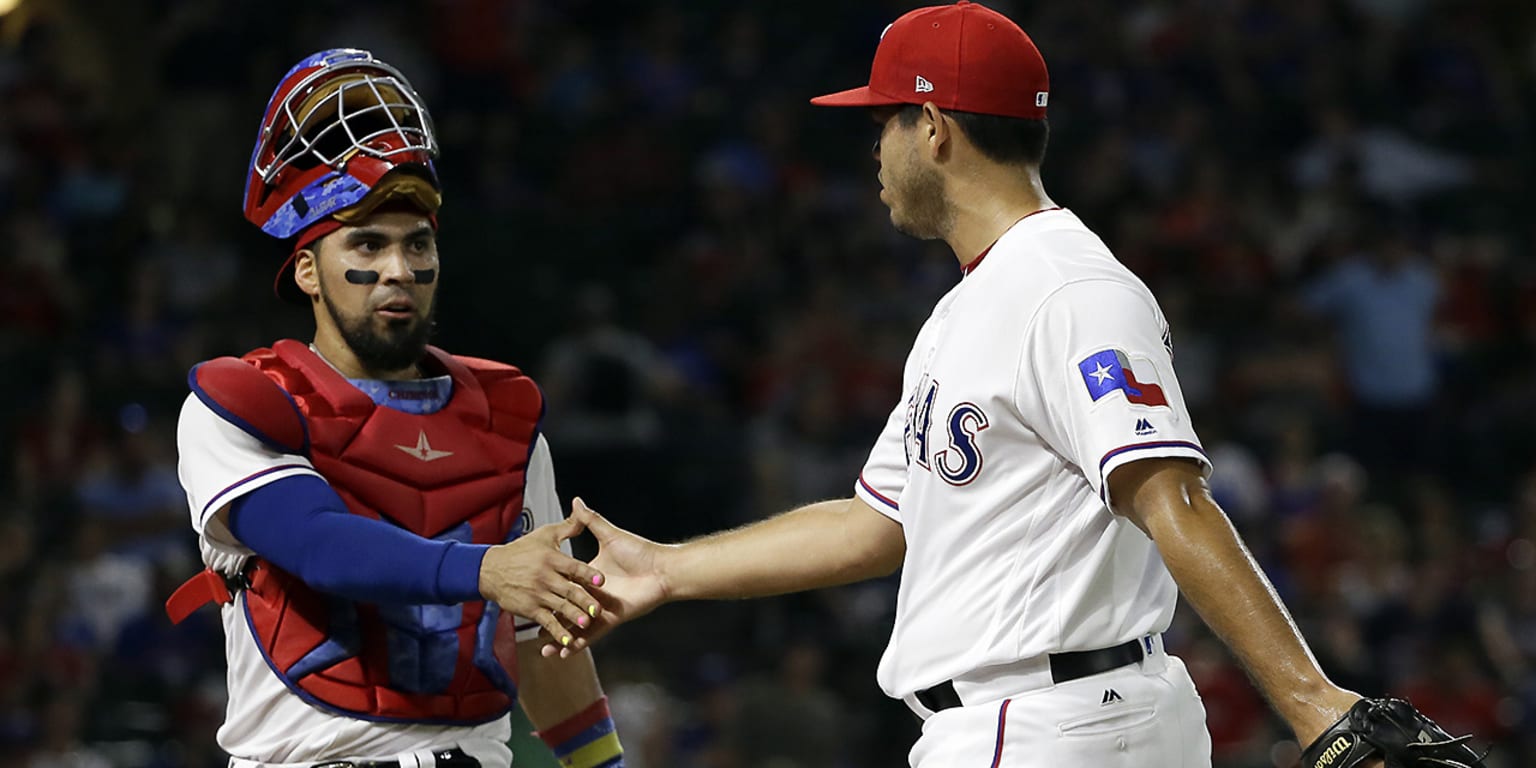 Texas' Rodriguez throws perfect frame in debut