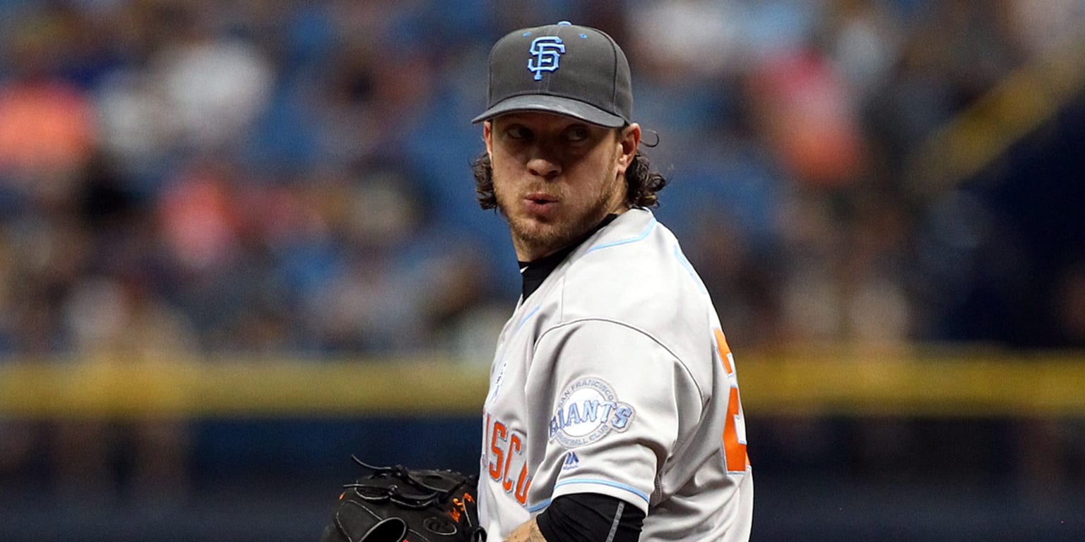 Giants run win streak to eight with sweep