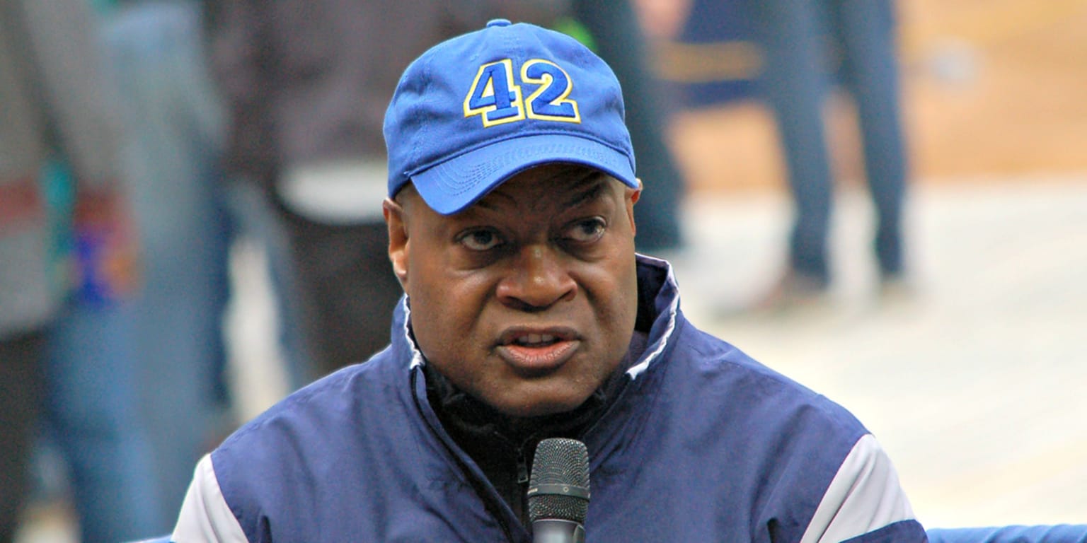 Dave Sims 'living the dream' with Mariners