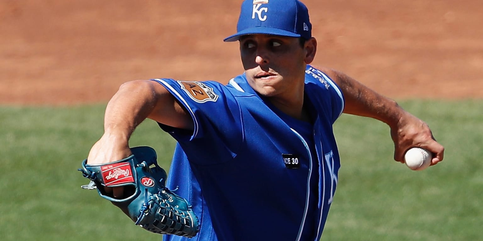 Royals' Jason Vargas continues to improve