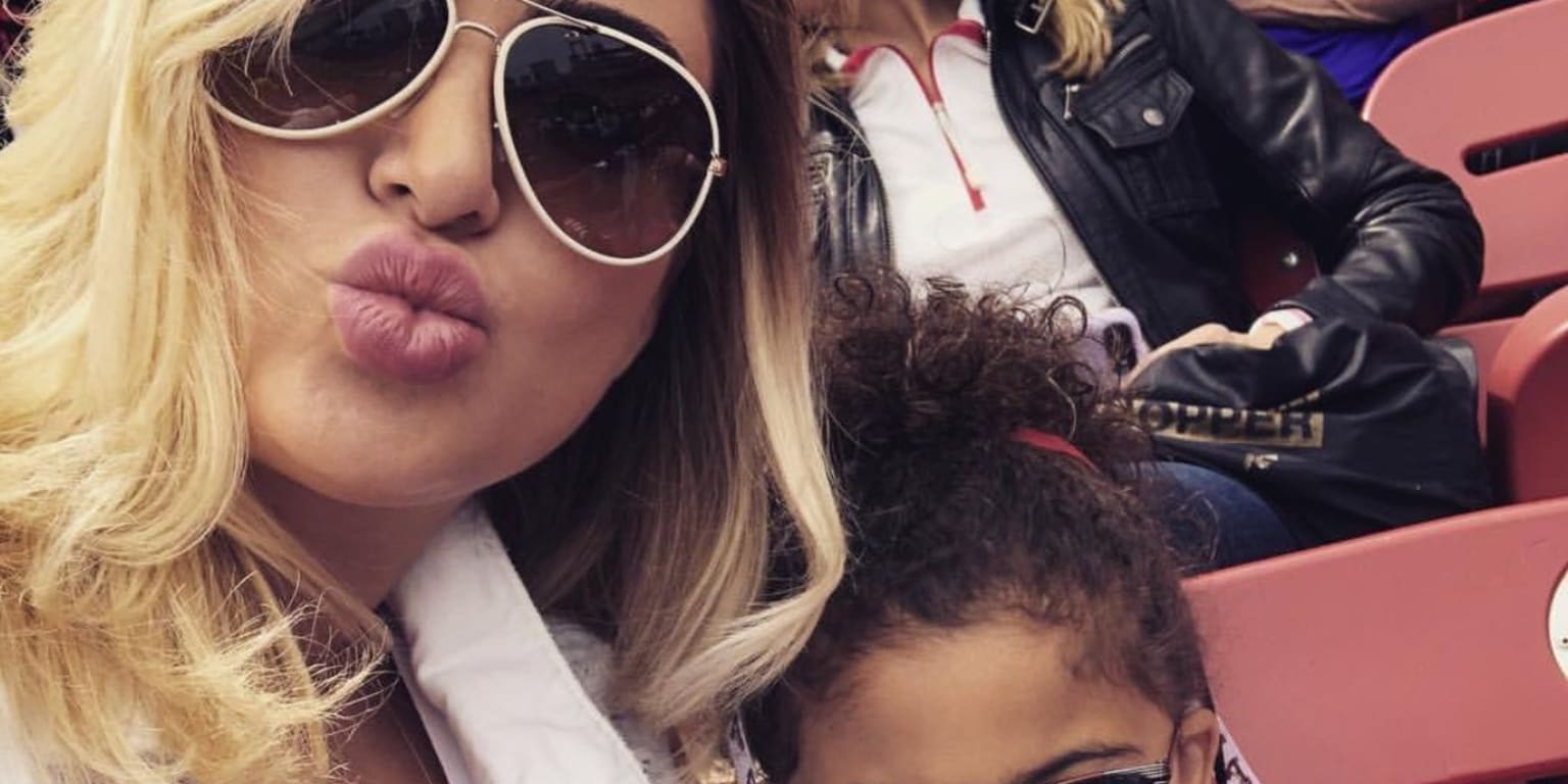 Dexter Fowler's daughter Naya had the cutest reaction to her dad's ...