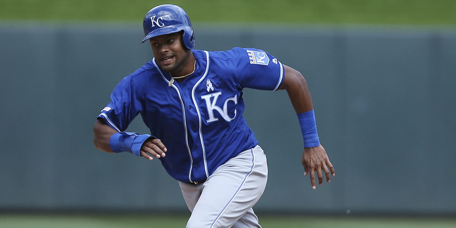 Royals avoid sweep with win over Twins
