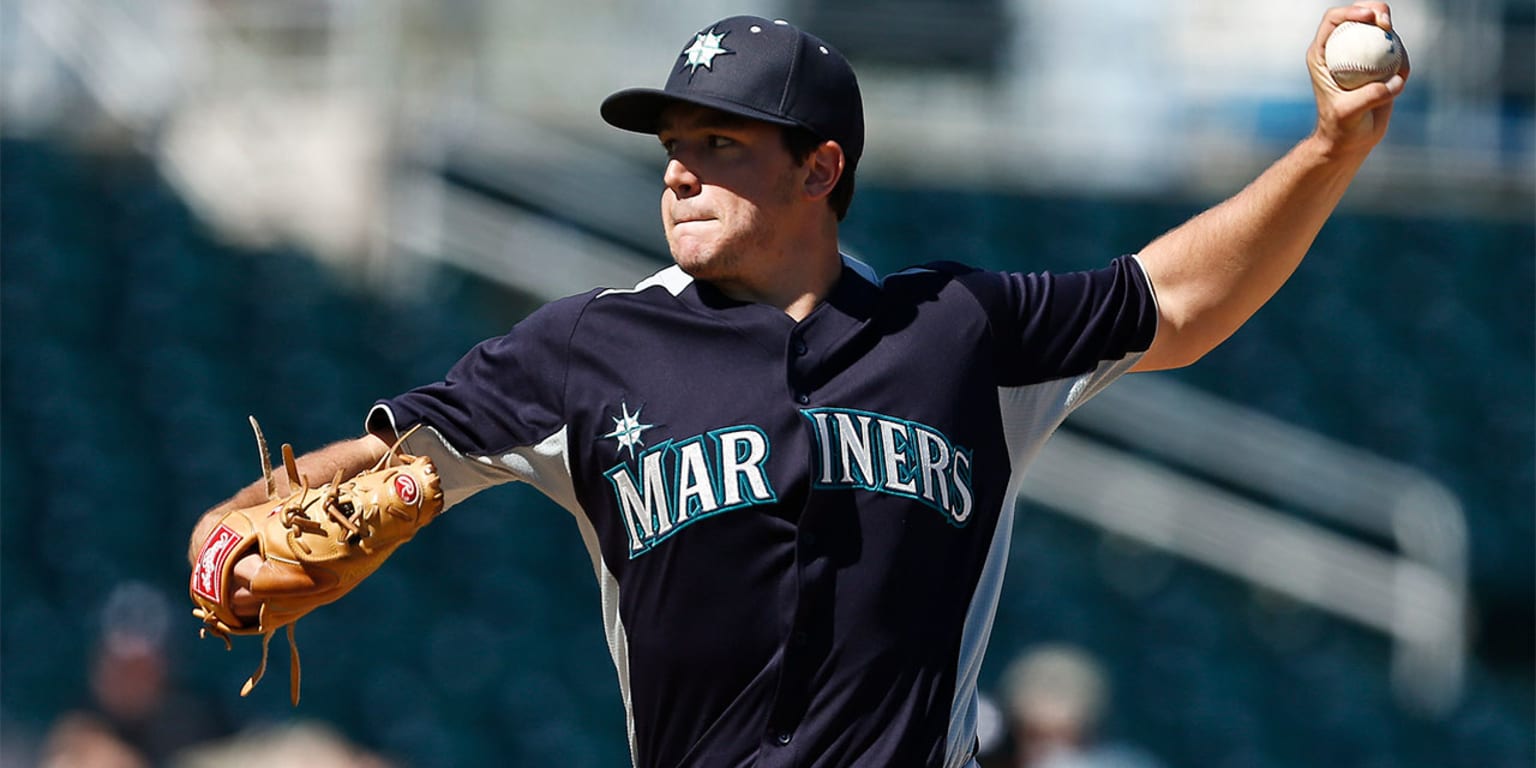 Cubs sign left-handed pitcher Danny Hultzen