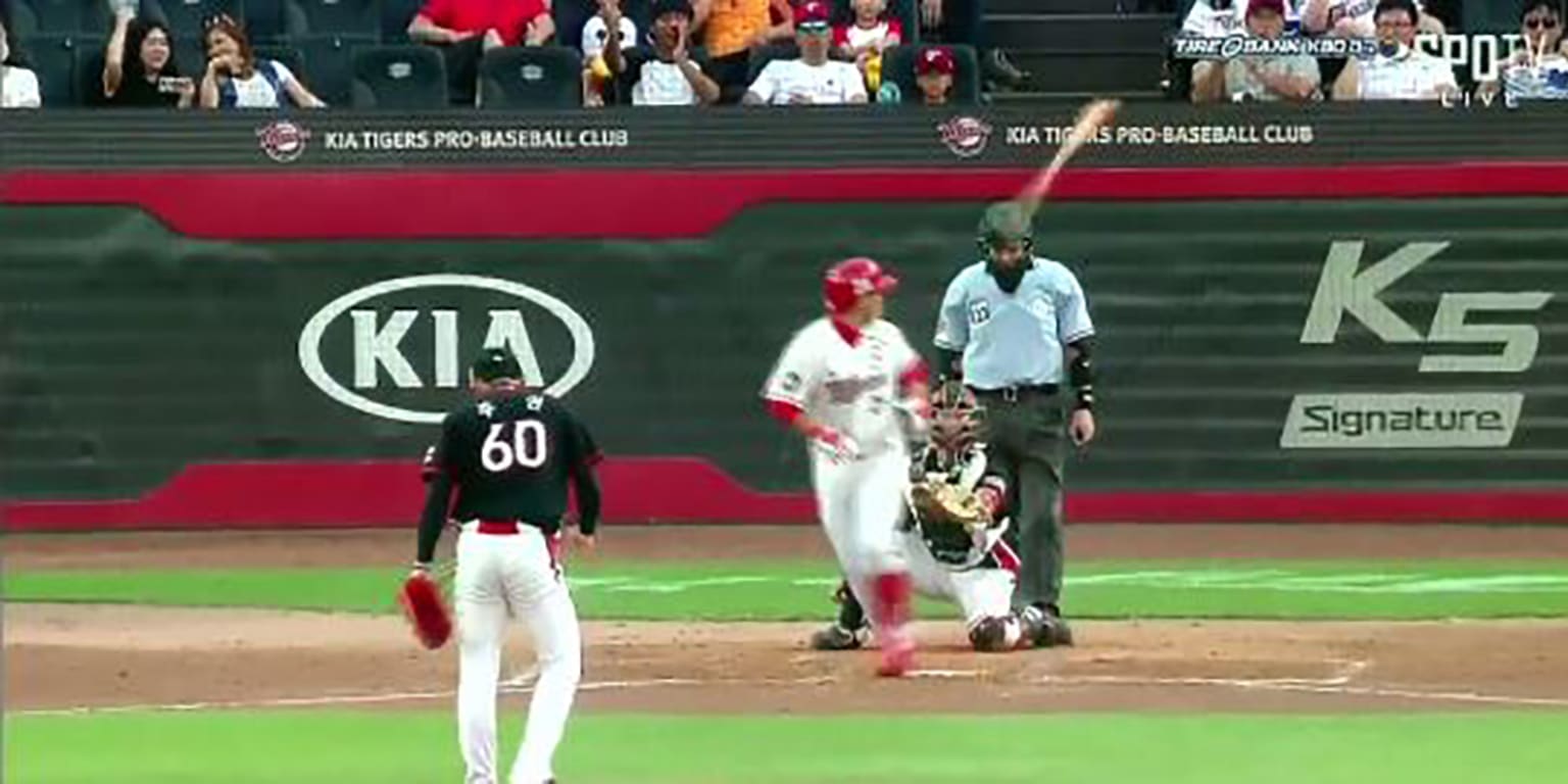 A KBO player broke the cardinal rule of bat flips: Don't hit the umpire ...