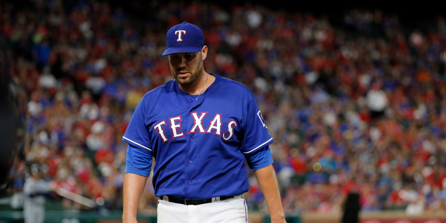 Colby Lewis says farewell to Texas Rangers