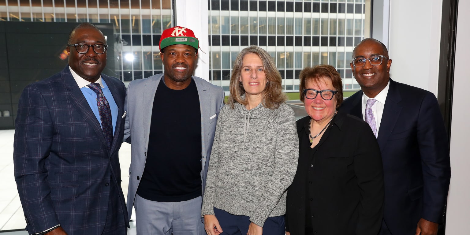 MLB hosts Negro Leagues panel