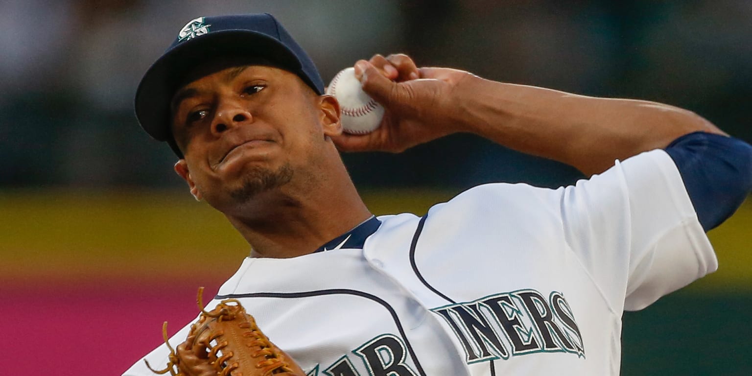 Mariners Ariel Miranda pitches well in debut