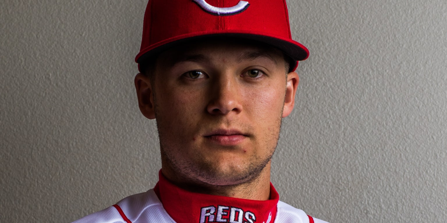 Nick Senzel strong during start in center