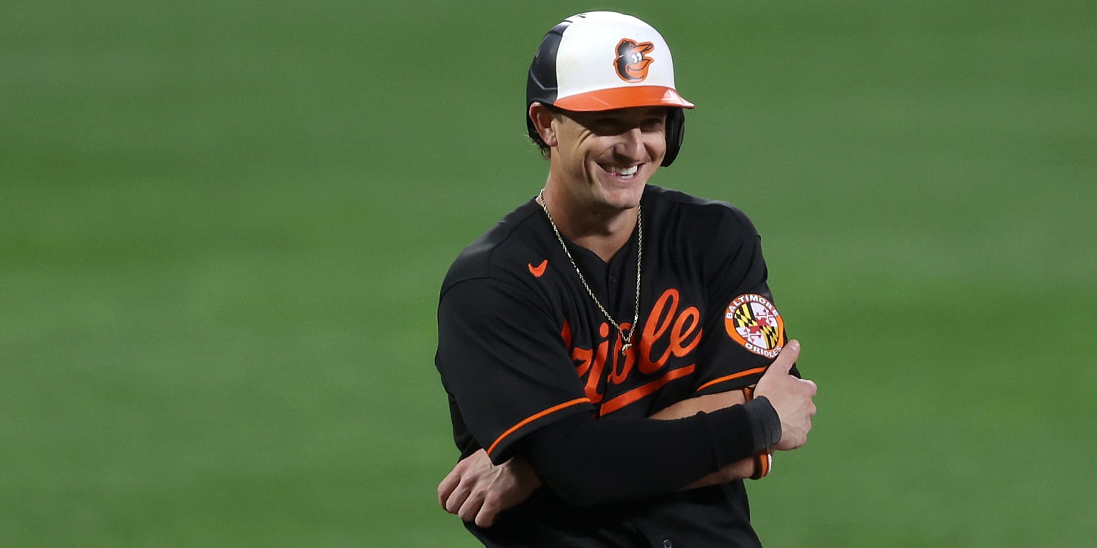 Austin Hays extends hit streak