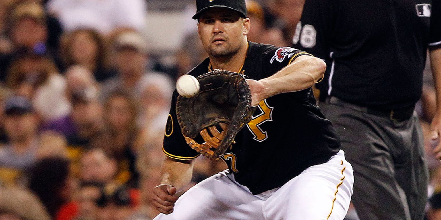 Mariners, Gaby Sanchez agree to Minors deal