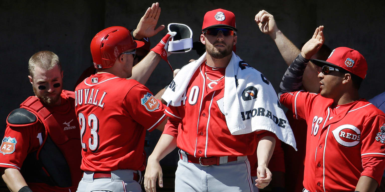 Adam Duvall, Tyler Holt lead Reds' bats in win