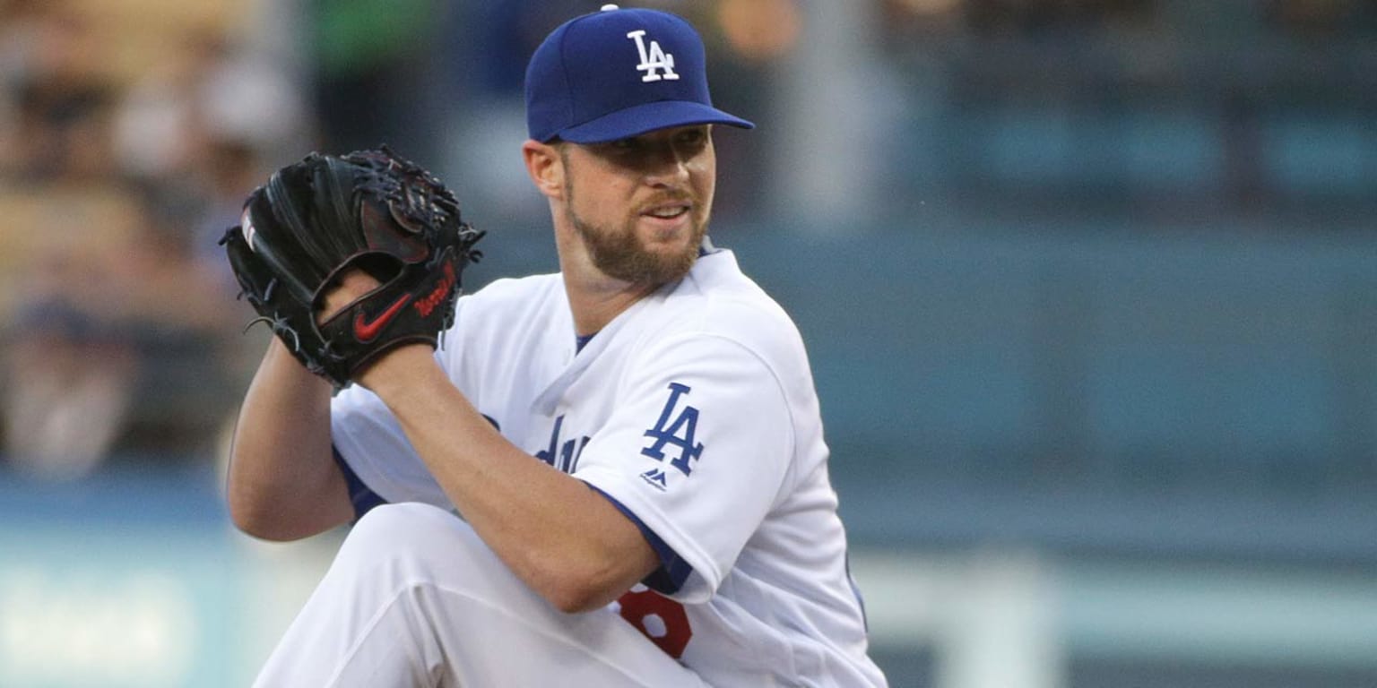 Bud Norris gets victory in debut with Dodgers
