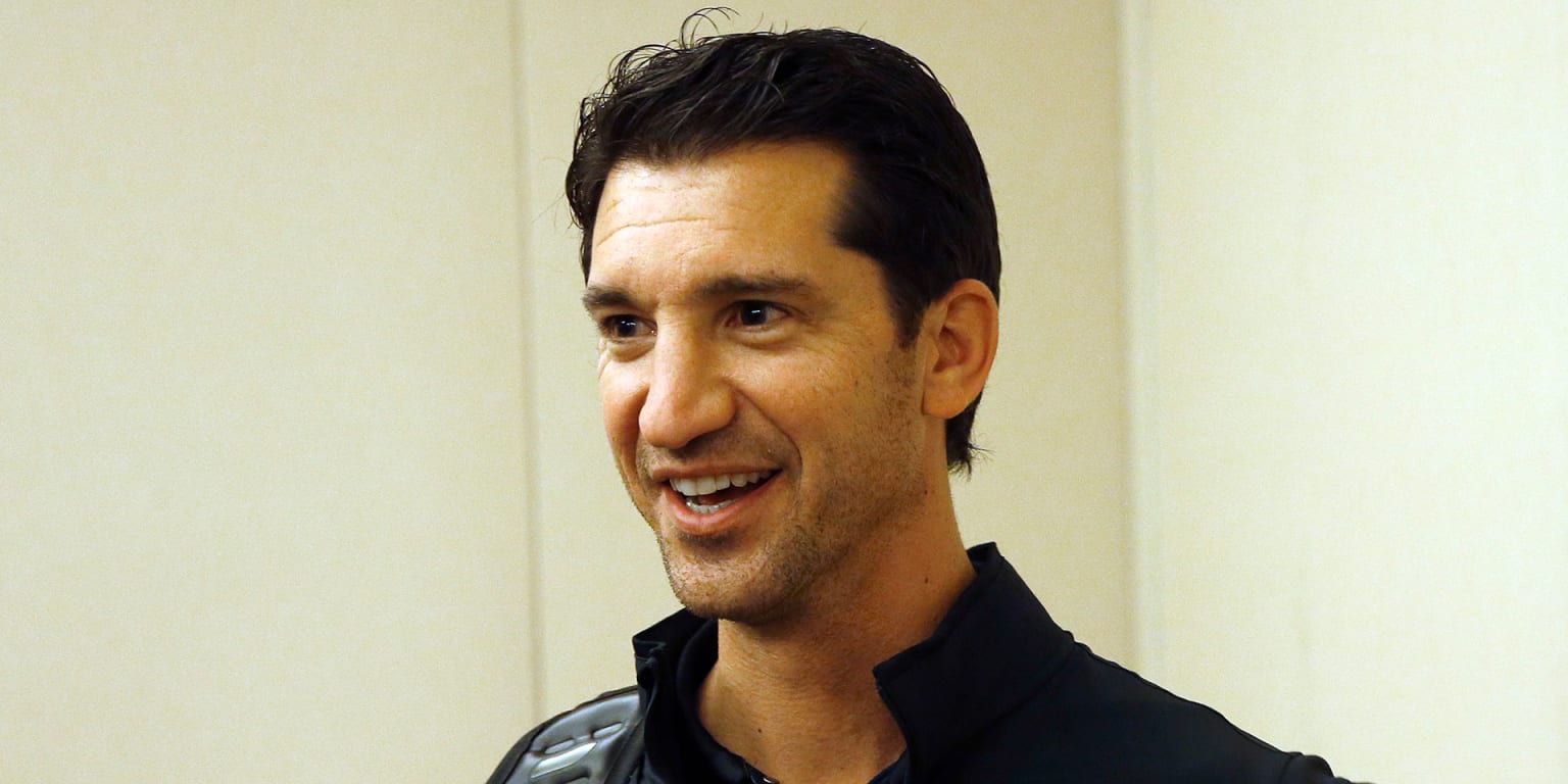 D-backs general manager Mike Hazen contract extension