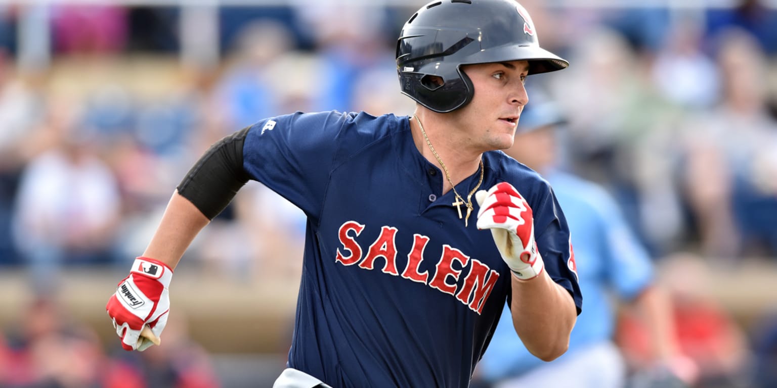 Reds trade with Red Sox for Nick Longhi