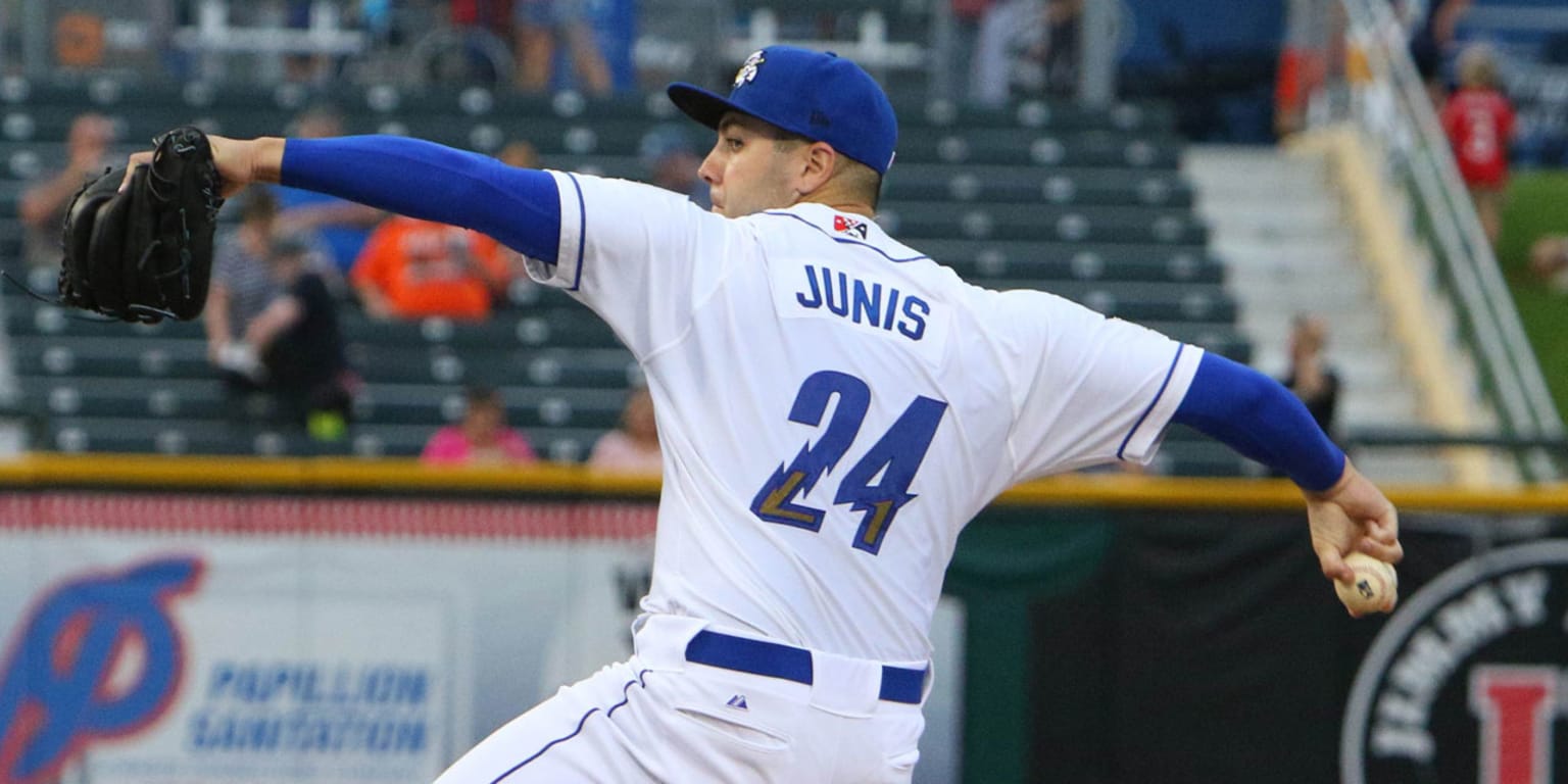 Royals fill 40-man roster for Rule 5 Draft