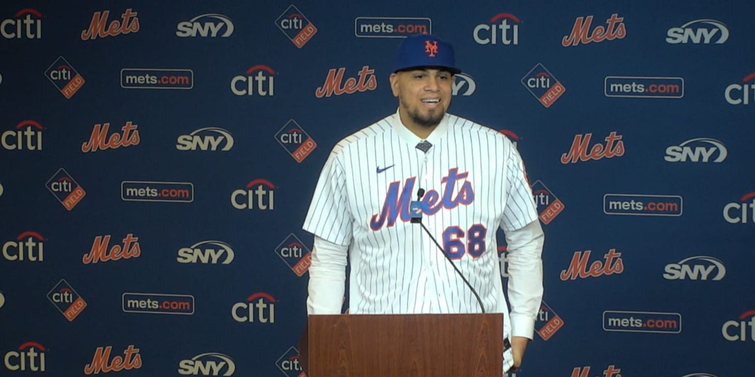 Betances siente “emociones” al firmar con Mets