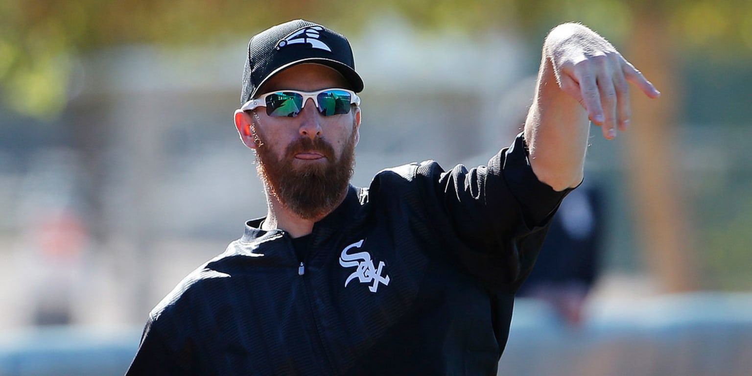 White Sox Adam LaRoche out with back spasms