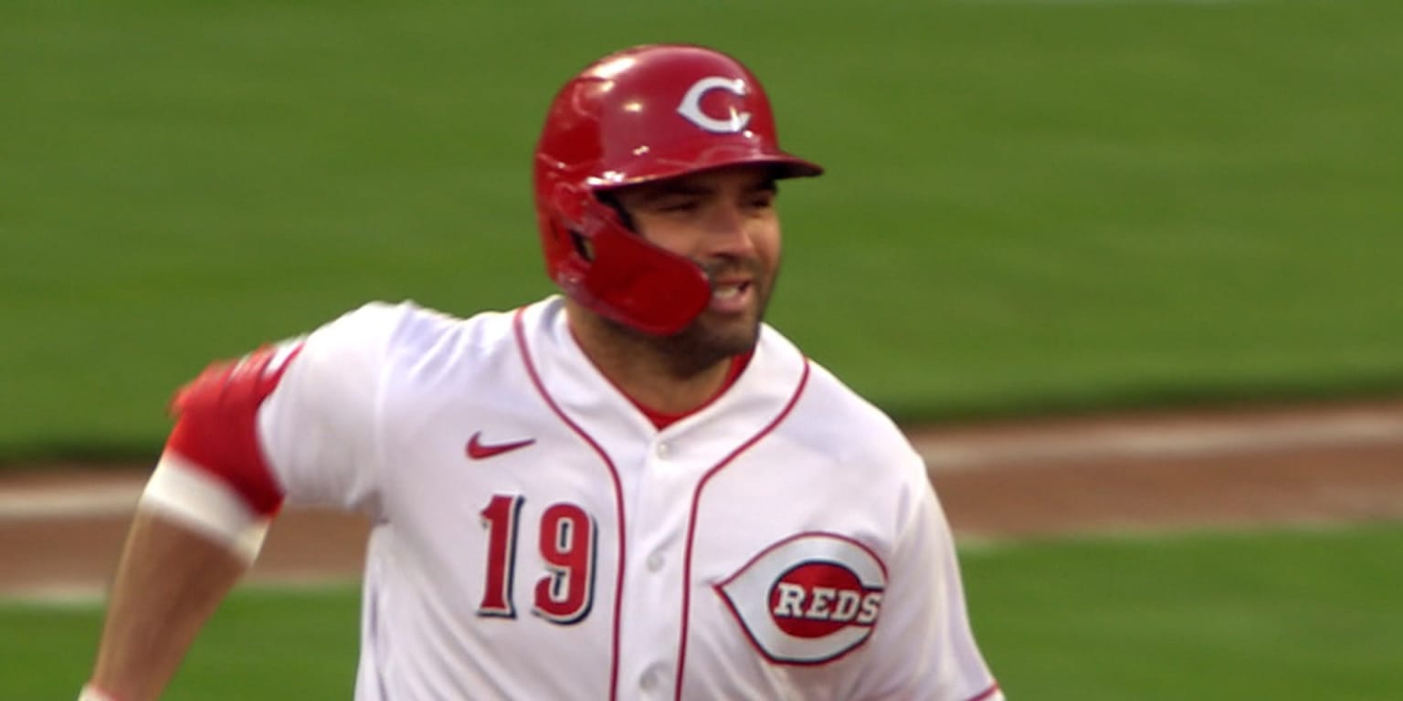 Joey Votto alcanza marca de 300 jonrones